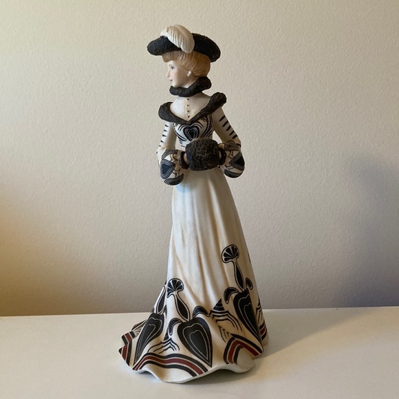 Lenox | Art | Vintage Lenox Tea At The Ritz Fine Porcelain Sculpture ...